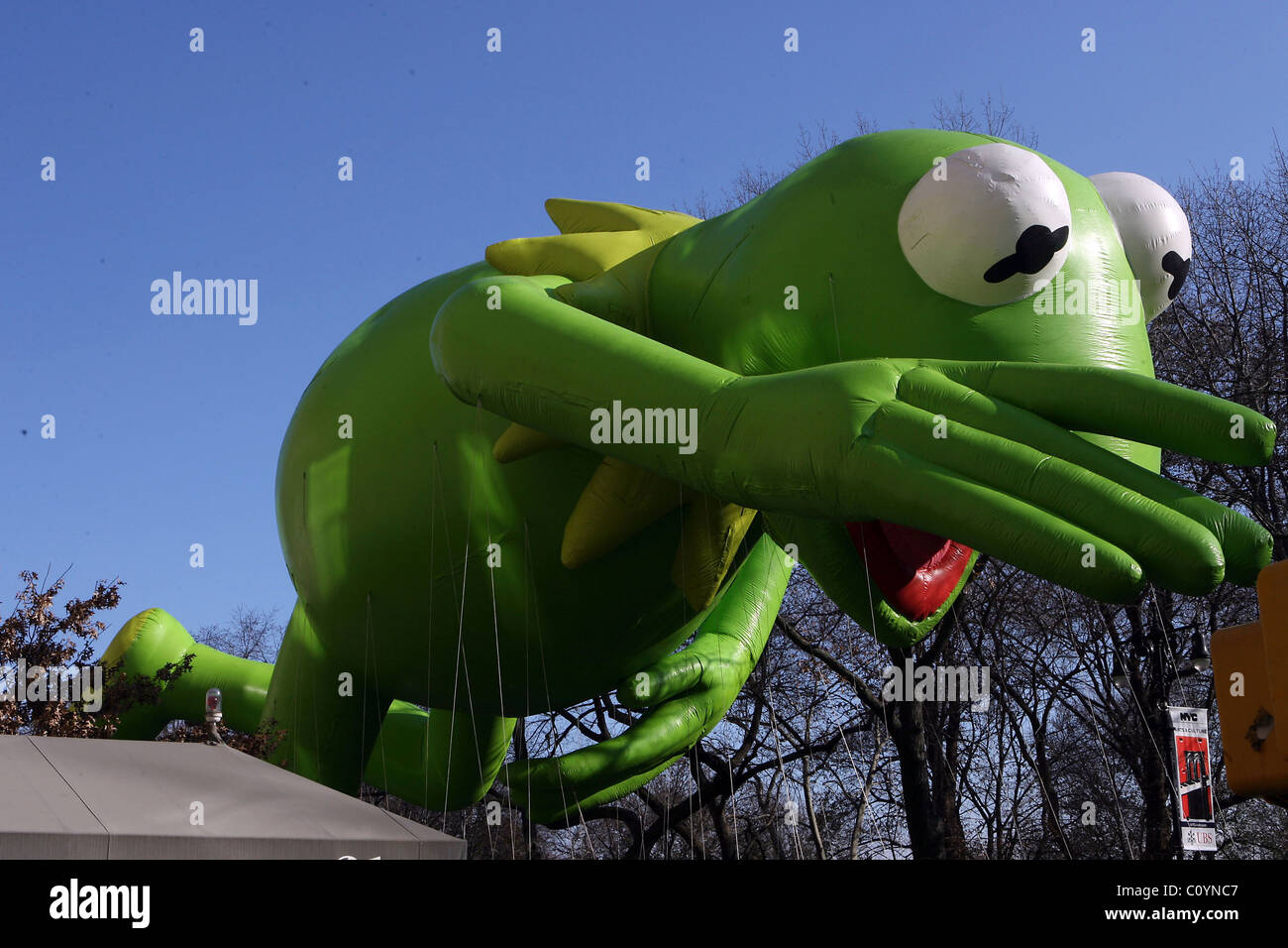 Kermit the Frog Macy's 82nd Annual Thanksgiving Day Parade New York ...