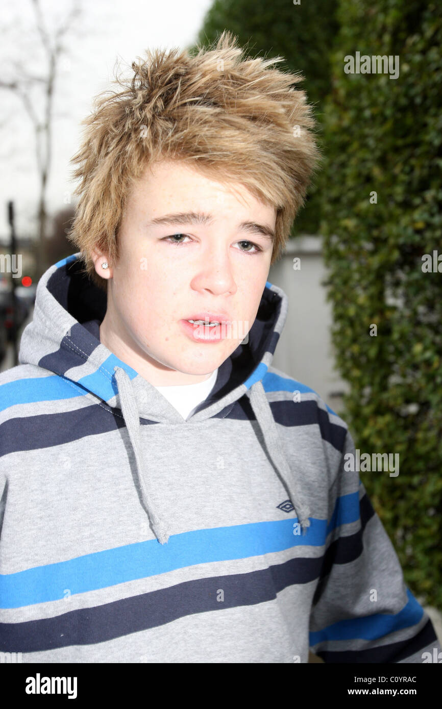 Eoghan Quigg leaving the X Factor house London, England - 28.11.08 ...