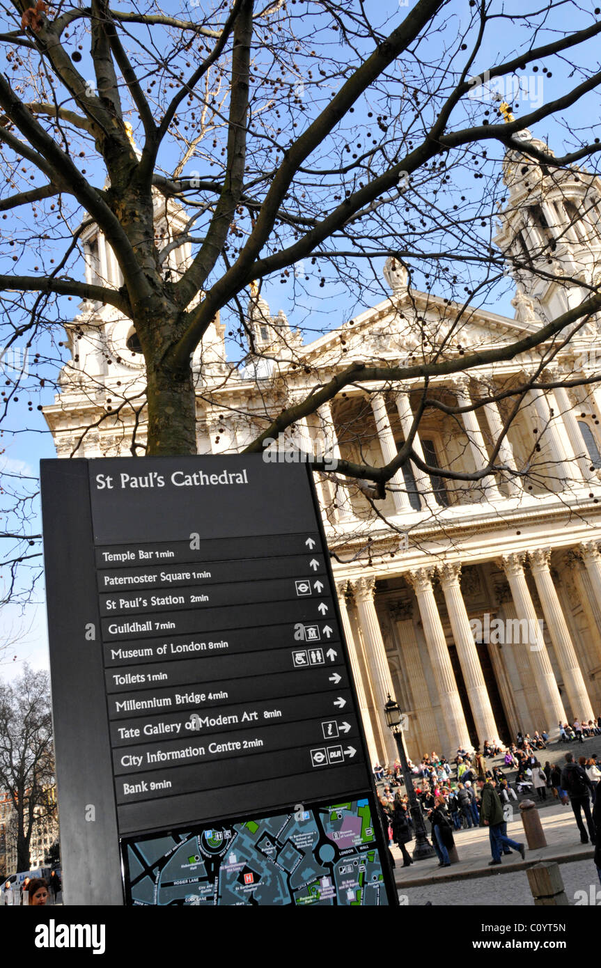 Legible London Street Sign in front of St Pauls cathedral Stock Photo ...