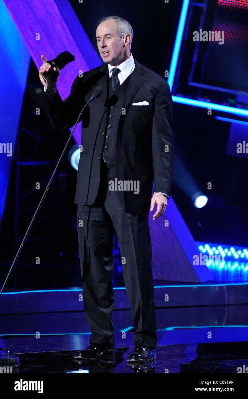Ron MacLean accepting an award at the 23rd Annual Gemini Awards 2008 at ...