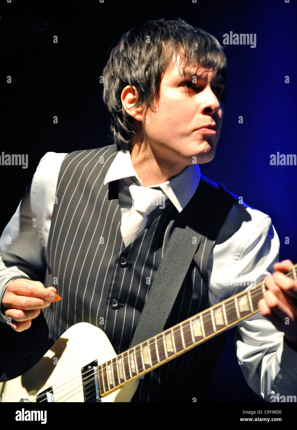 Derek Miller performs at the Unity Festival Harmonic Fusion with Derek ...