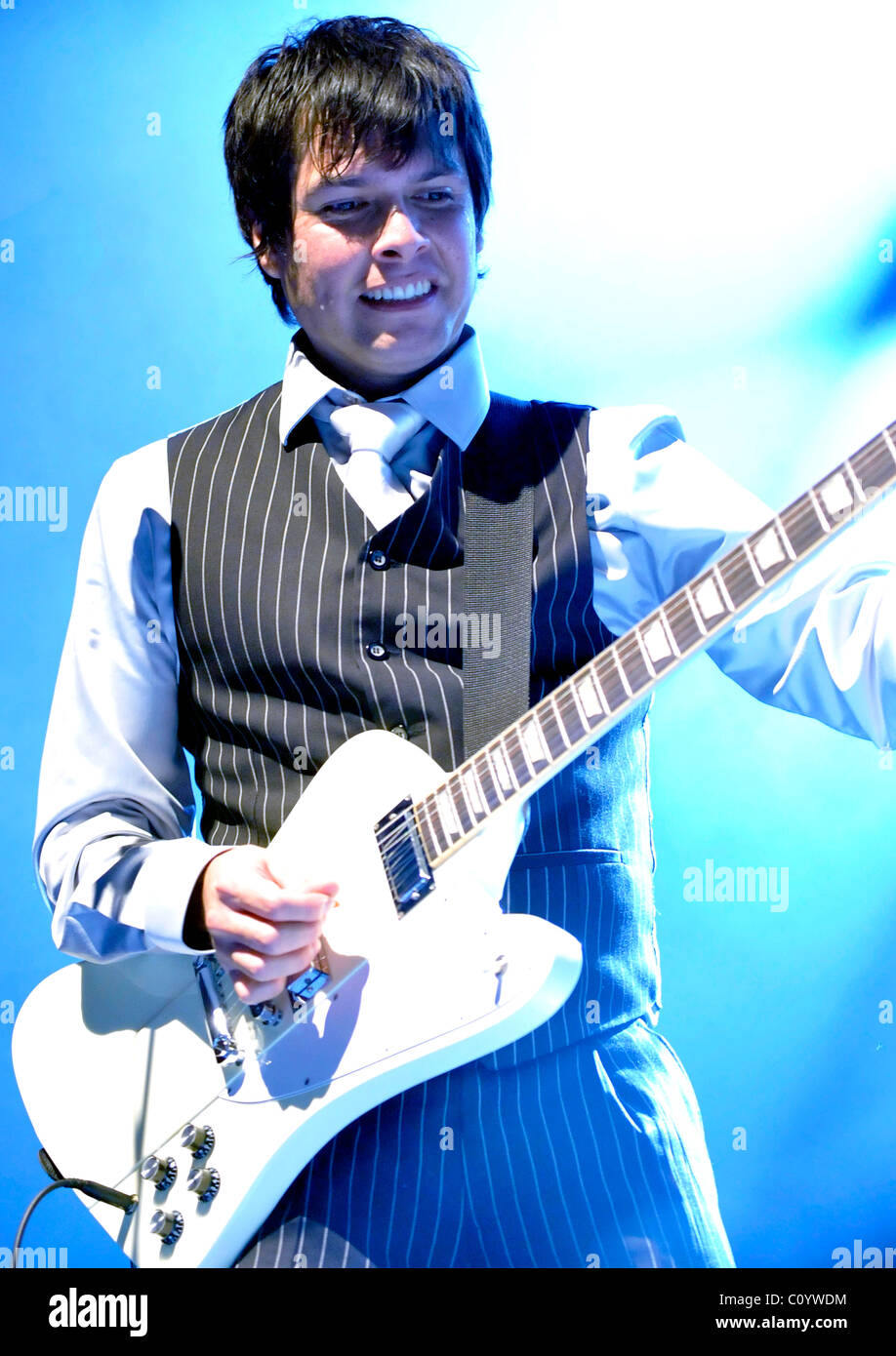 Harmonic unity hi-res stock photography and images - Alamy