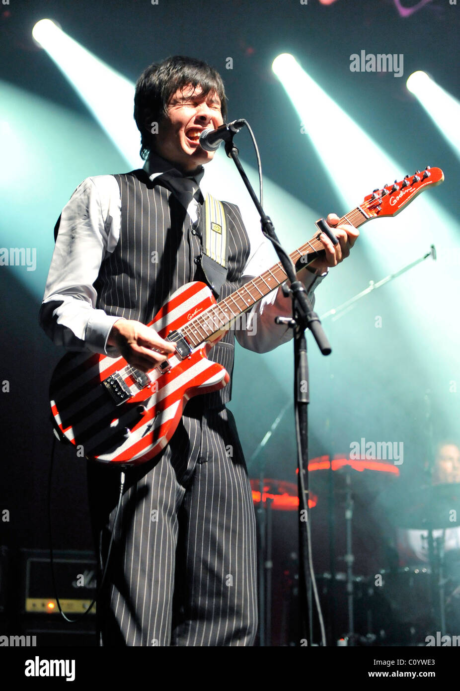 Derek Miller performs at the Unity Festival Harmonic Fusion with Derek ...