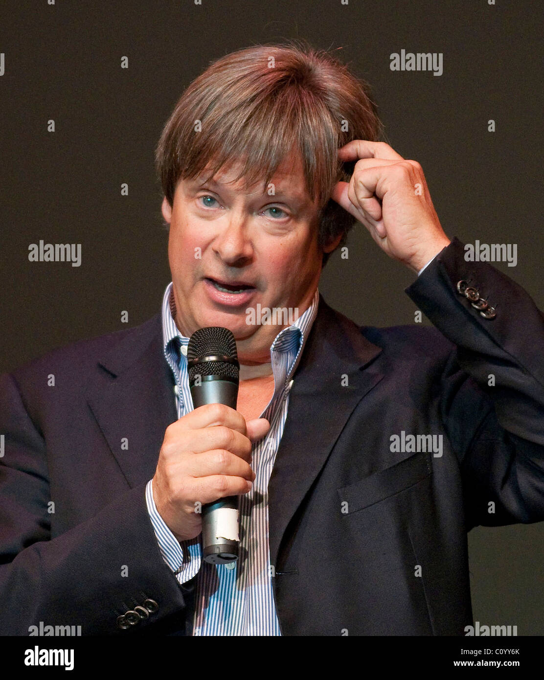 Syndicated columnist and comedian Dave Barry performing at the 4th ...