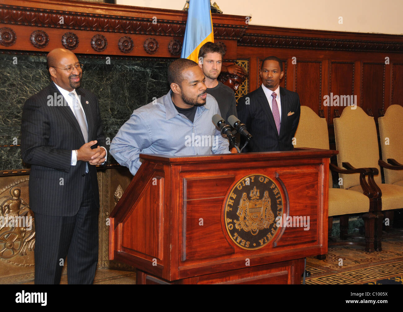 Mayor Michael Nutter, F. Gary Gray, Gerard Butler and Jamie Foxx Stars ...