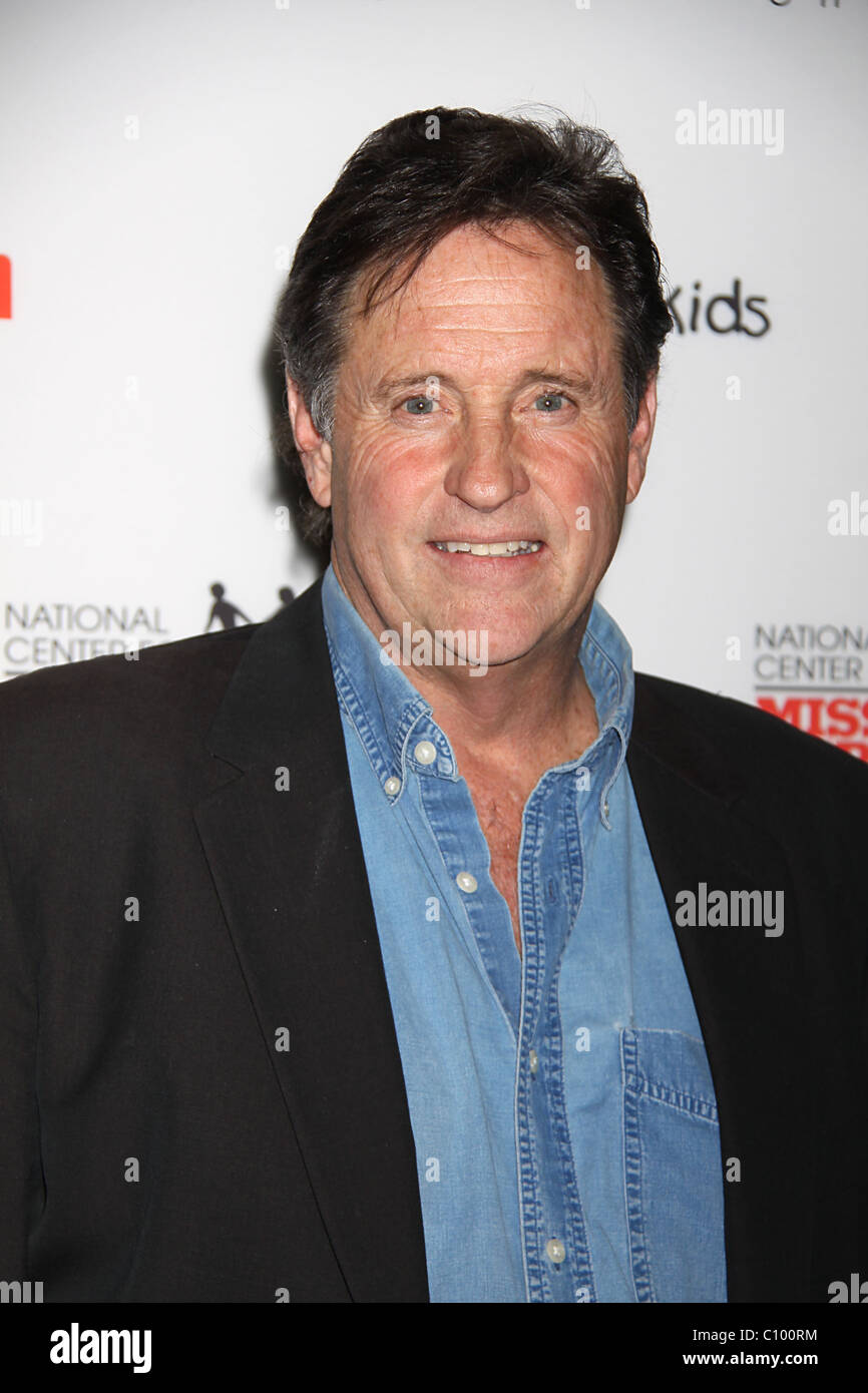 Robert Hays Son