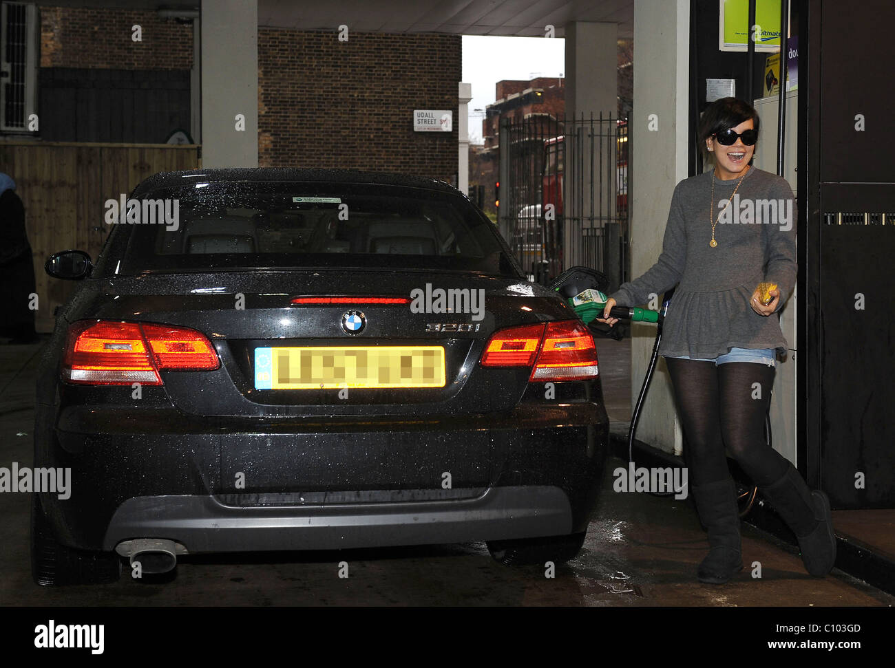 IT'S LILY GALLON! Pop star Lily Allen had the Smile wiped off her face ...