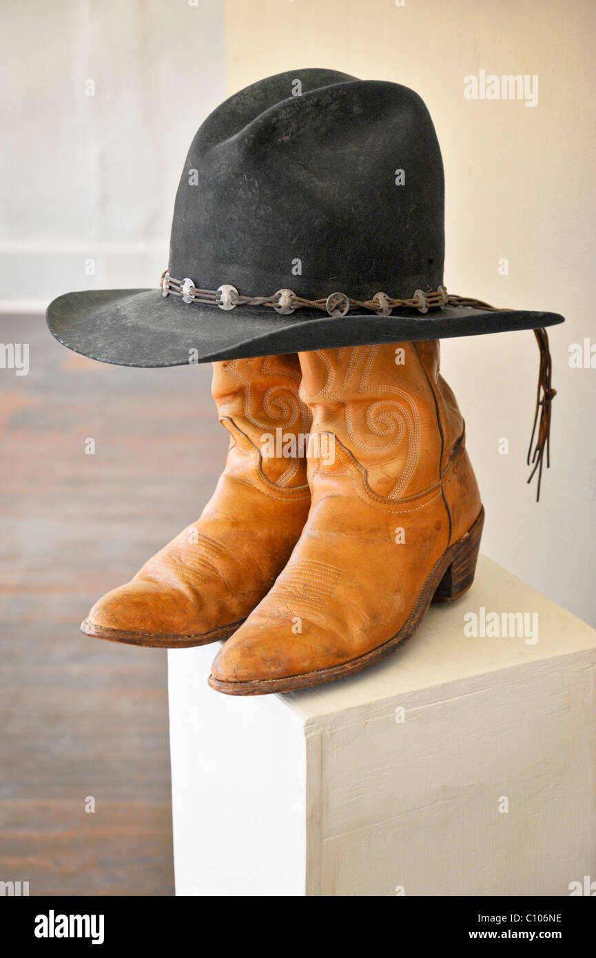 Cowboy archetype hi-res stock photography and images - Alamy