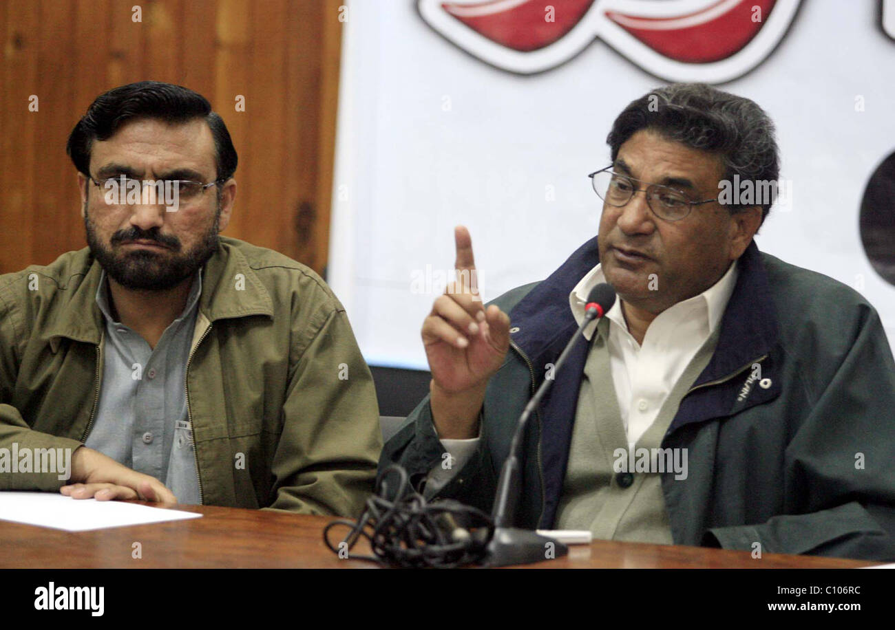 Guest hour program hi-res stock photography and images - Alamy