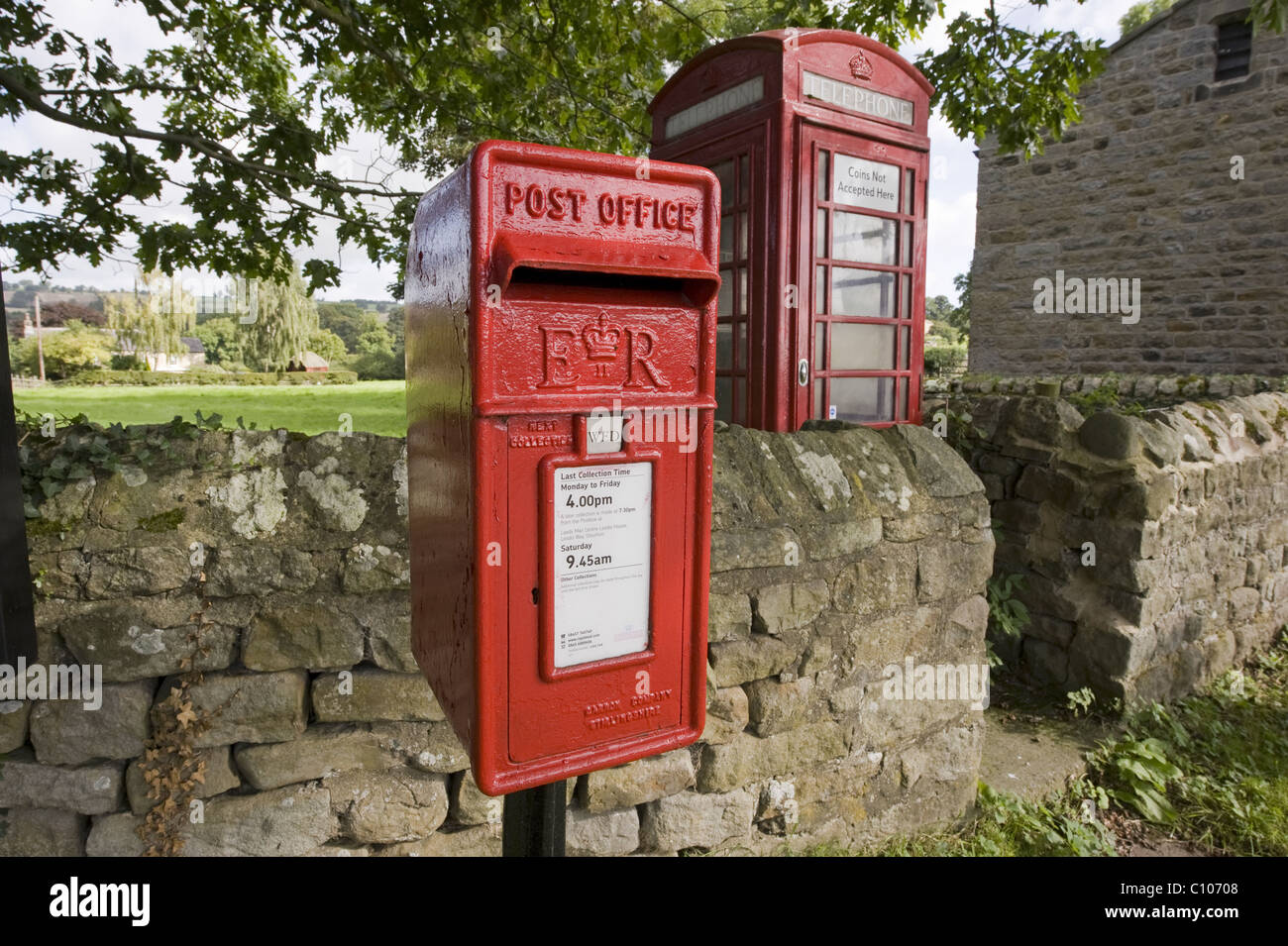 Postman door eye hole hi-res stock photography and images - Alamy