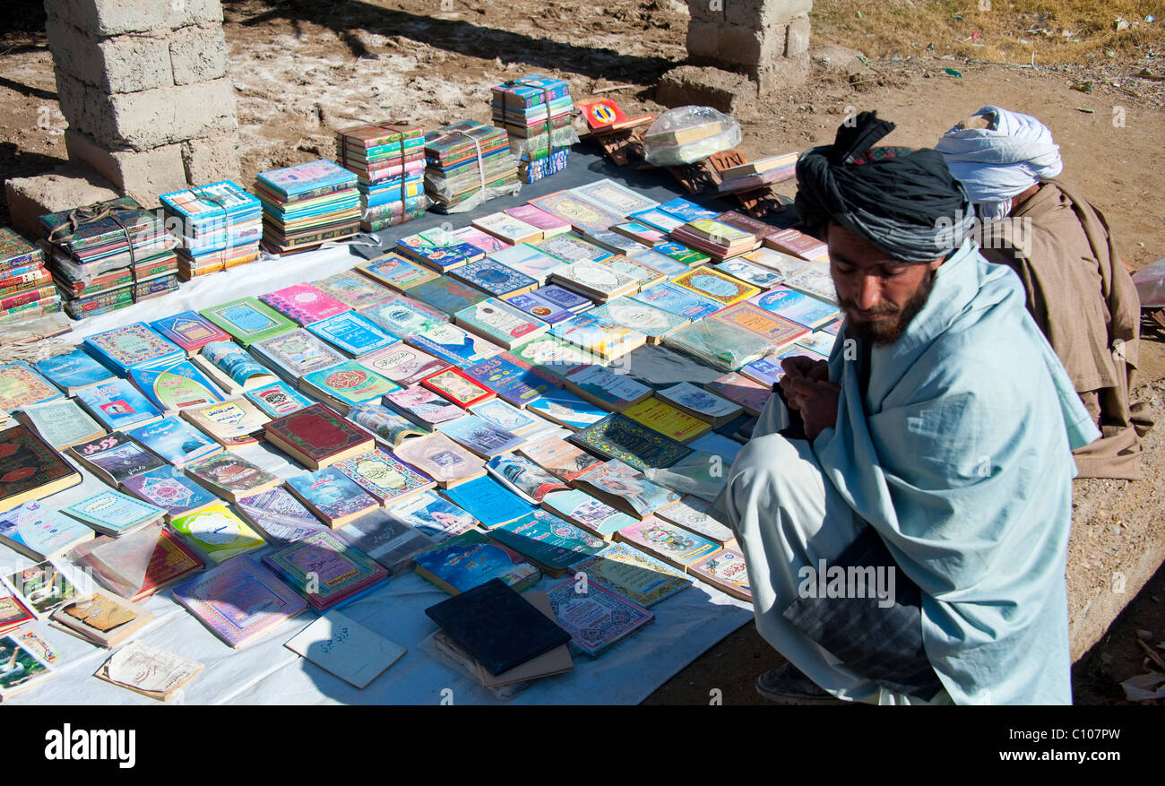 Pashto book hi-res stock photography and images - Alamy