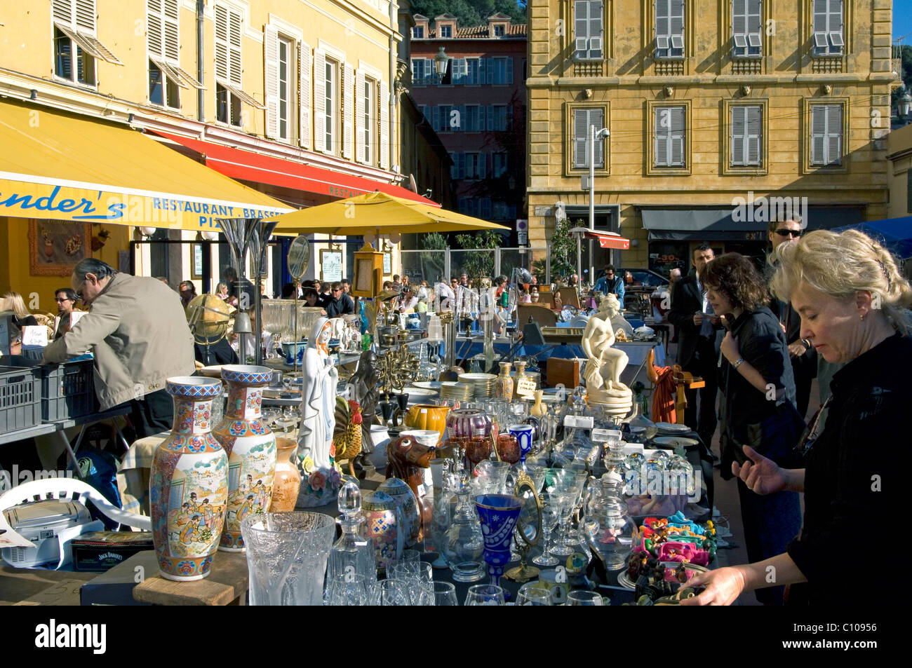 Antiques brocante fair france hi-res stock photography and images - Alamy