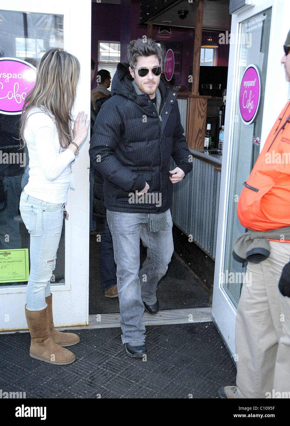 Brothers & Sisters' actor Dave Annable out and about at the 2009 ...