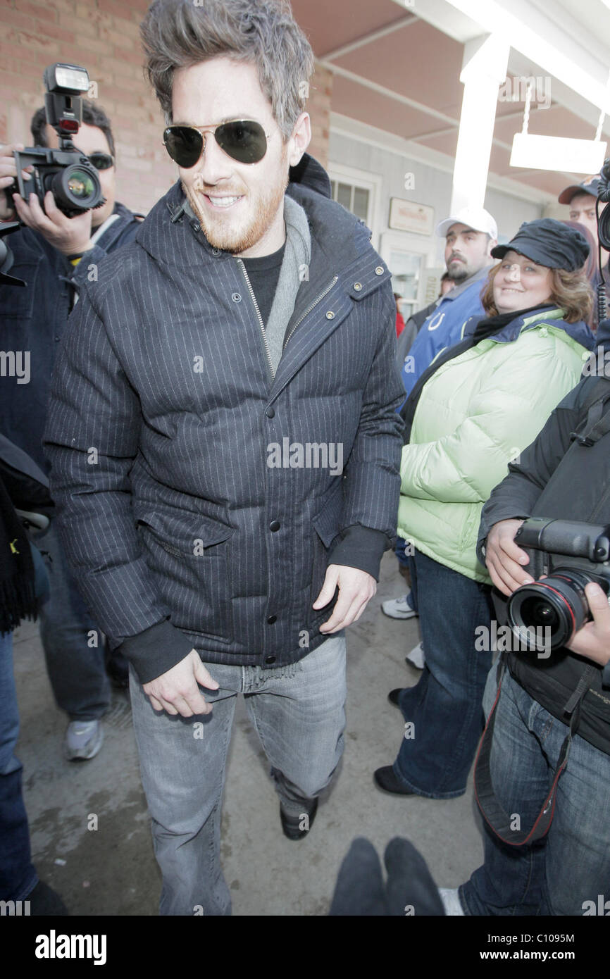 Brothers & Sisters' actor Dave Annable out and about at the 2009 ...