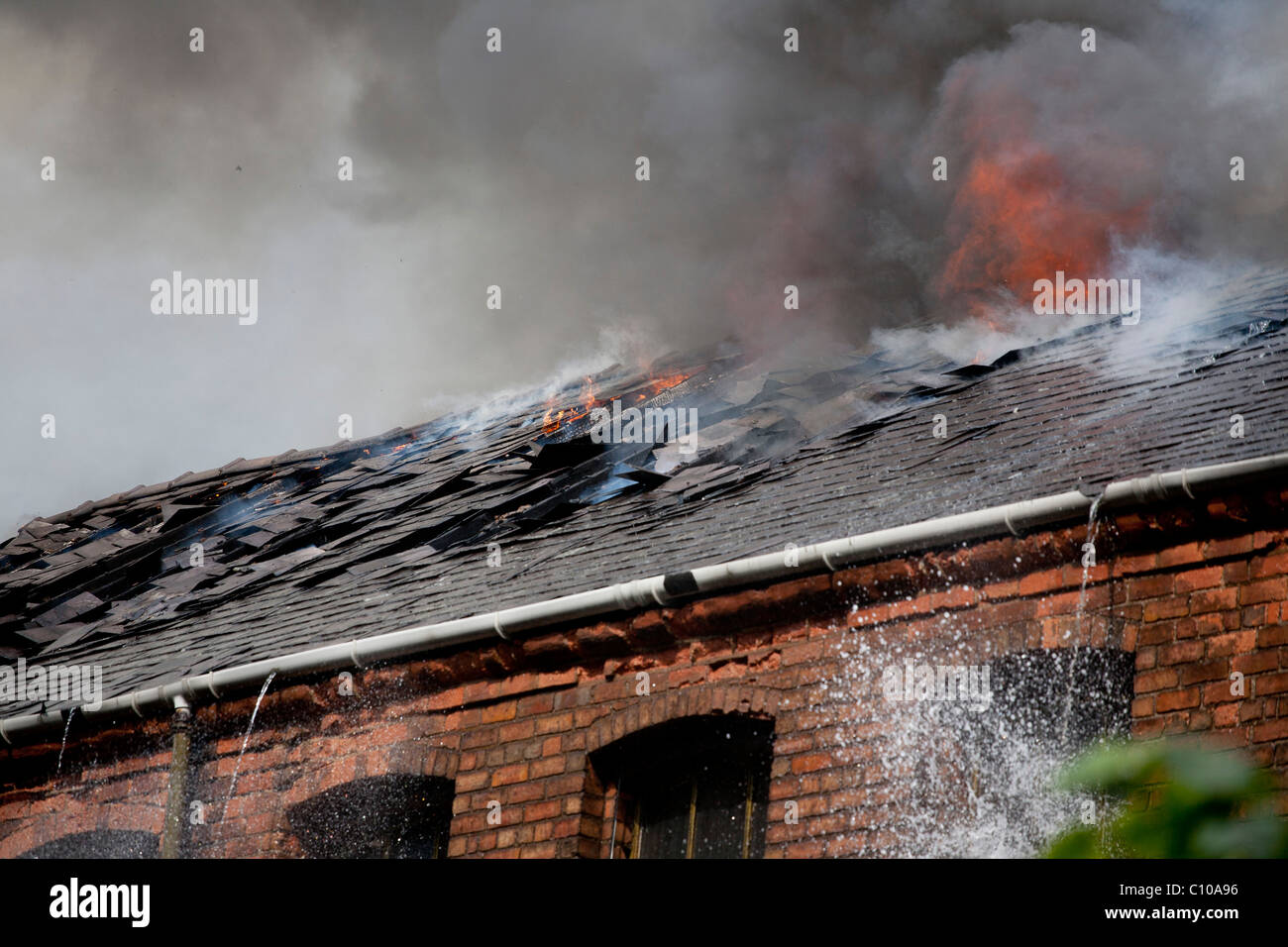 building on fire Stock Photo - Alamy