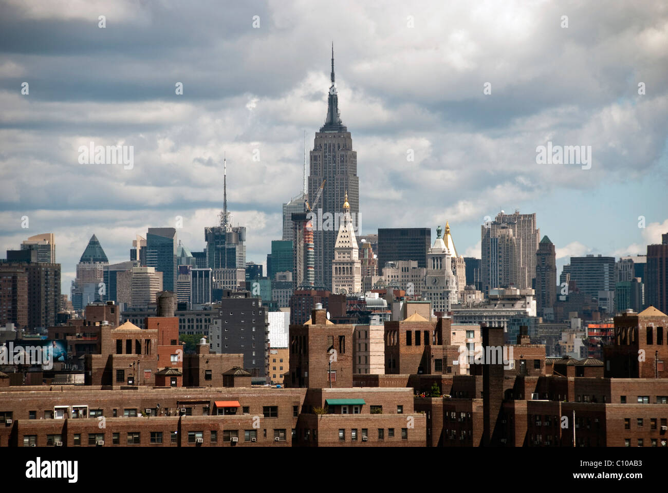 Aerial top view brooklyn bridge hi-res stock photography and images - Alamy
