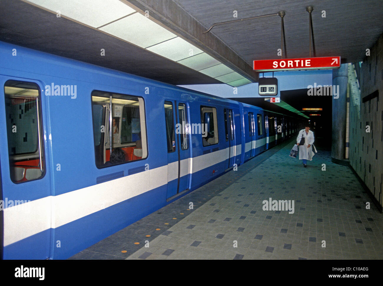 train car, train cars, Champ-de-Mars metro station, metro station ...