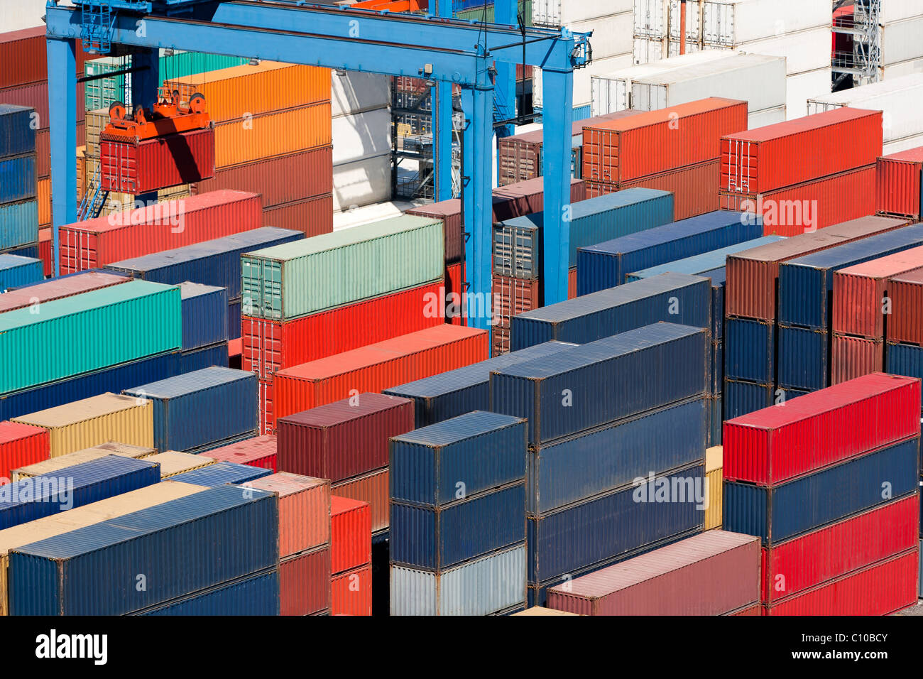 Cargo freight containers at the port awaiting shipment Stock Photo - Alamy