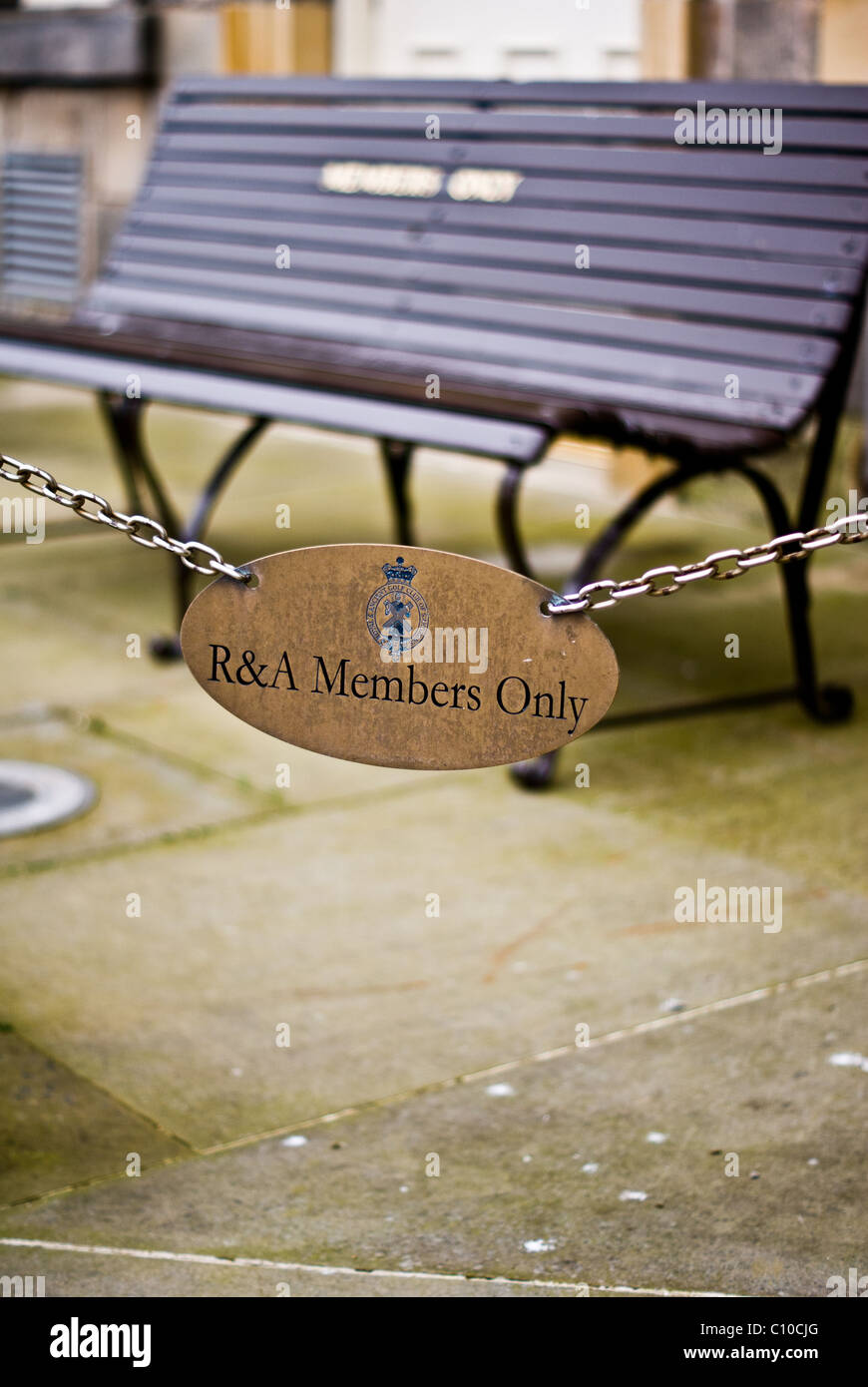 Members only sign hi-res stock photography and images - Alamy