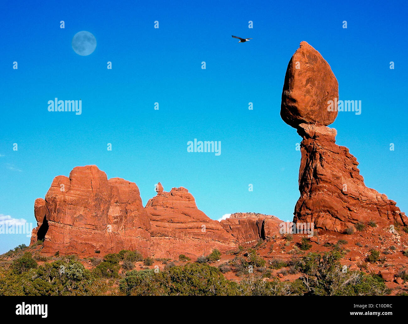 BALANCED ROCK FORMATION IN ARIZONA, MOON AND EAGLE Stock Photo - Alamy