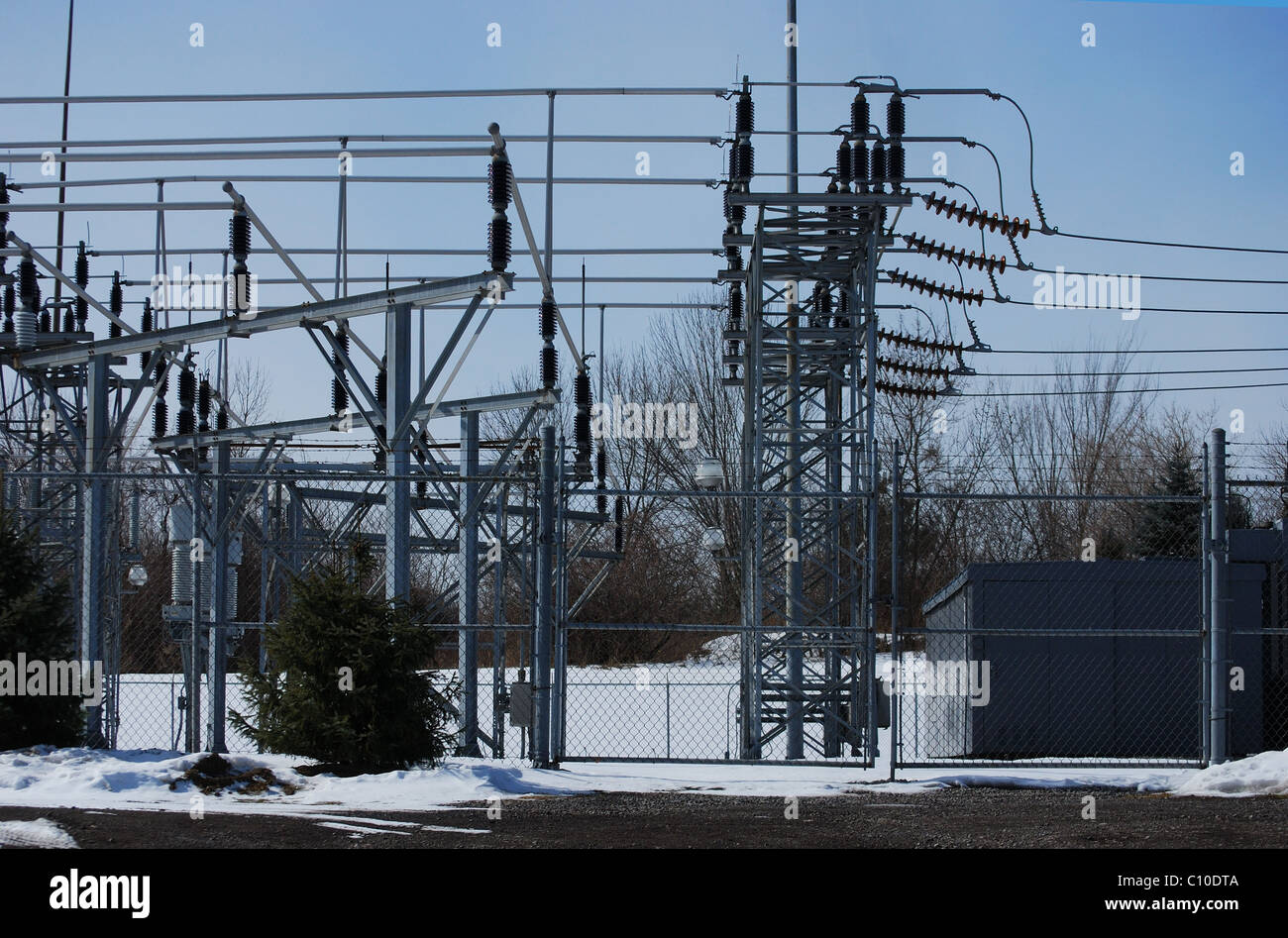 Grid power electricity sub station hi-res stock photography and images ...
