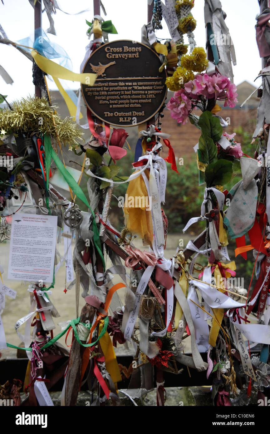 crossbones graveyard in Southwark, London Stock Photo - Alamy