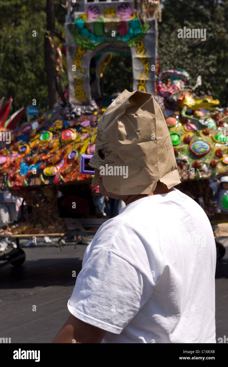 Paper mask hi-res stock photography and images - Alamy
