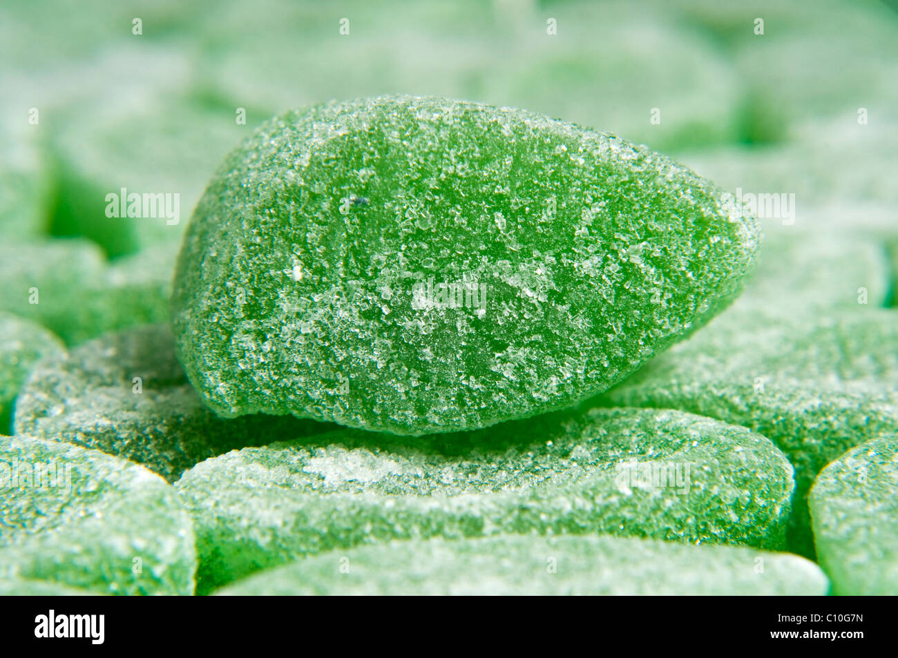 Green mint leaf hi-res stock photography and images - Alamy