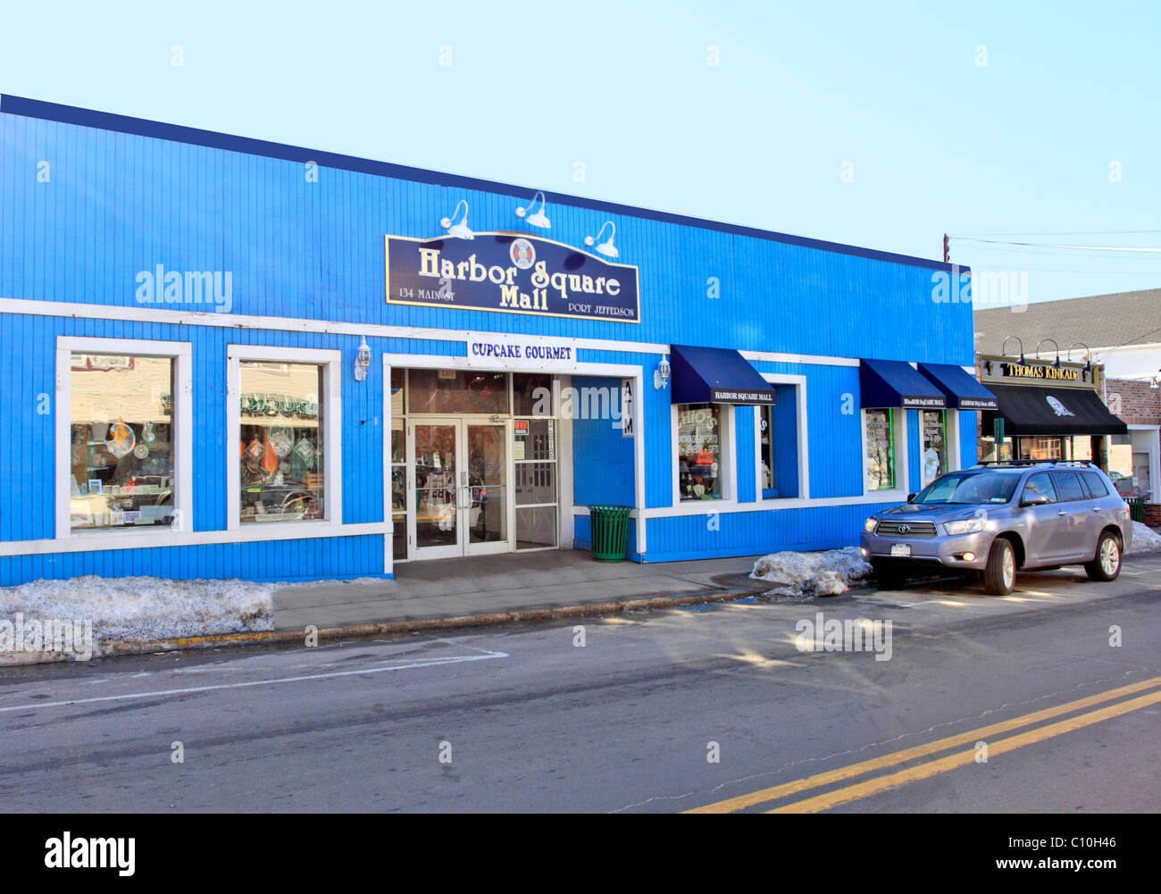 Shopping mall entrance hi-res stock photography and images - Alamy