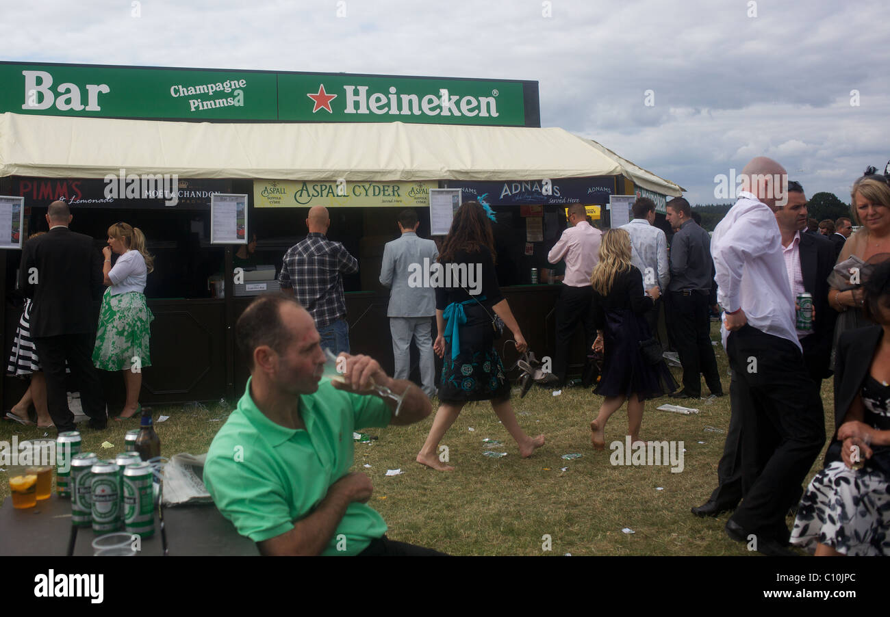 Drinking at ascot hi-res stock photography and images - Alamy