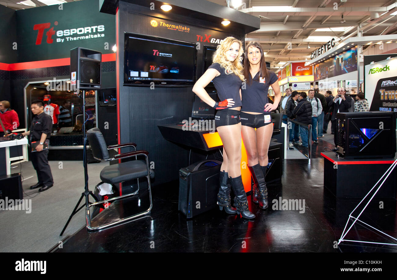 Hostesses, booth girls, Internationale Computermesse CEBIT ...