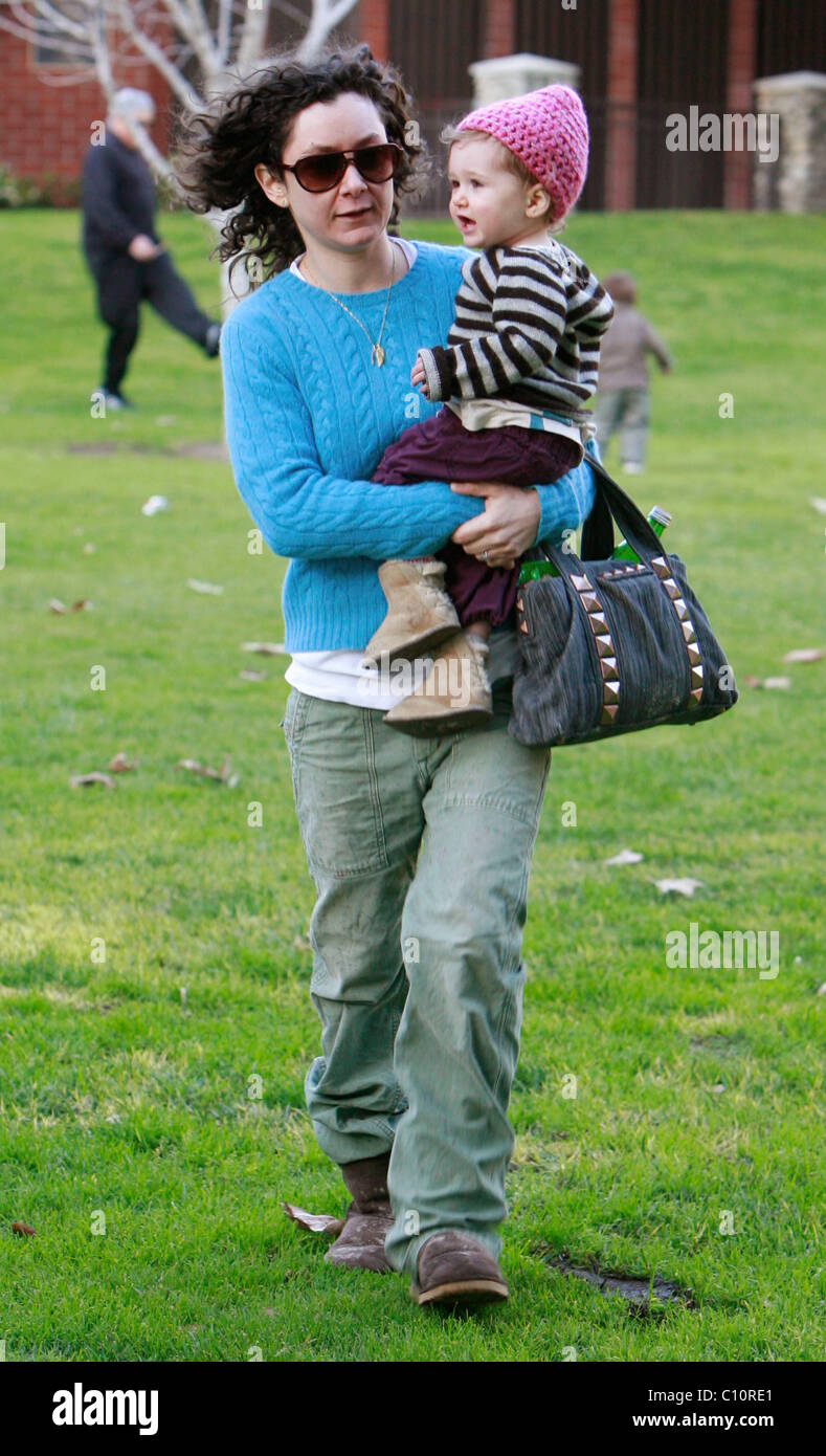 Sara Gilbert and daughter Sawyer enjoy a day out at Beverly Hills park ...