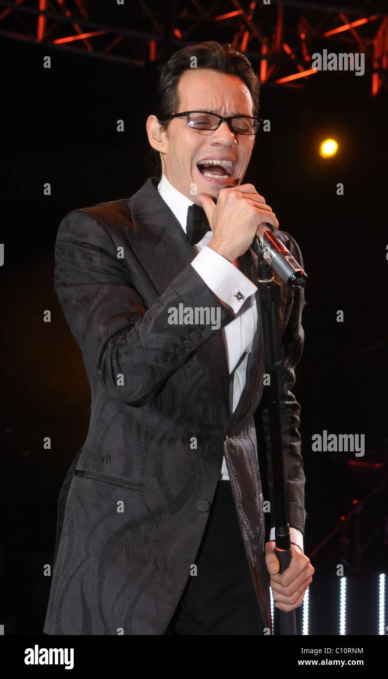 Marc Anthony performing in concert at Madison Square Garden New York ...