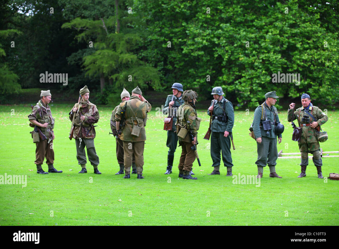 American and british soldiers ww2 hi-res stock photography and images ...