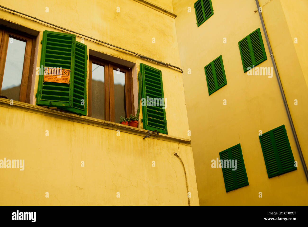 Red yellow building hi-res stock photography and images - Alamy