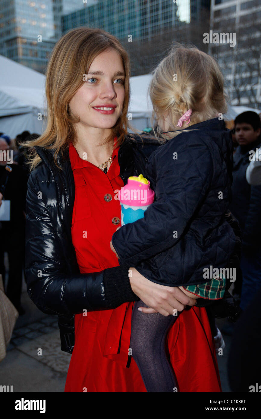 Natalia vodianova daughter neva mercedes benz hi-res stock photography ...