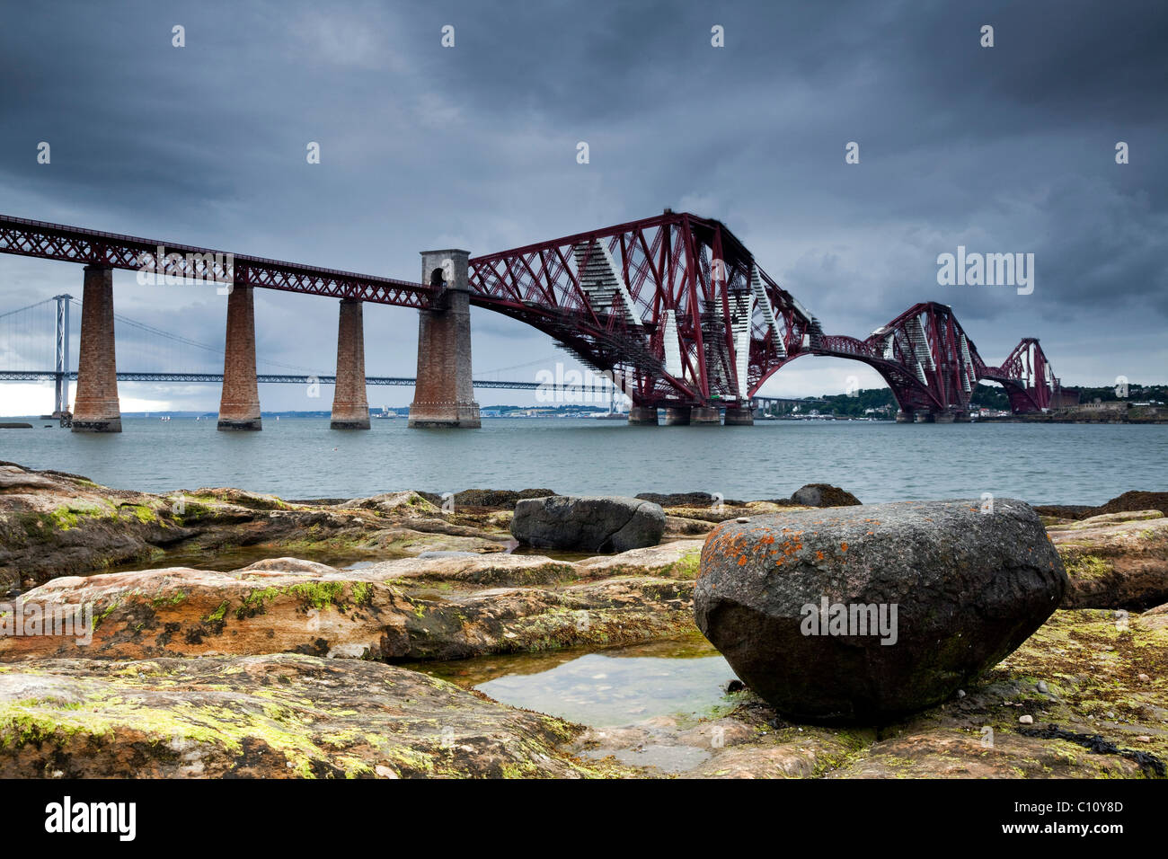 Forth railway bridge construction hi-res stock photography and images ...