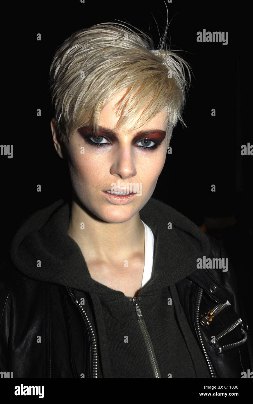 Model Mercedes-Benz IMG New York Fashion Week Fall 2009 - Mara Hoffman ...