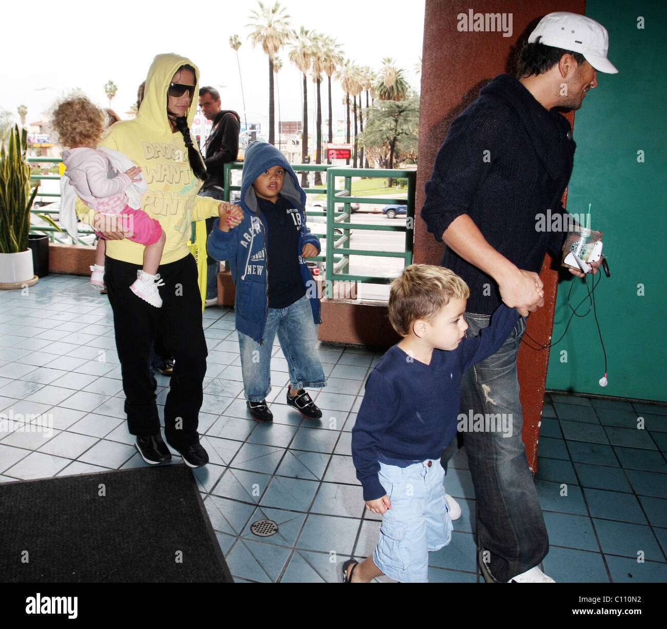 Katie Price aka Jordan and Peter Andre visit the Ography Dance Studio ...