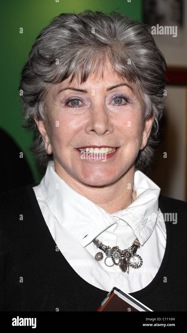 Valerie singleton portrait hi-res stock photography and images - Alamy