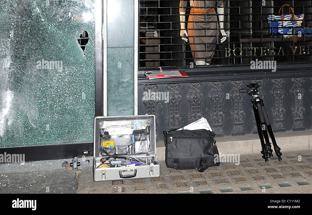 Smash and Grab' thieves strike again in plush Mayfair, following a vast ...
