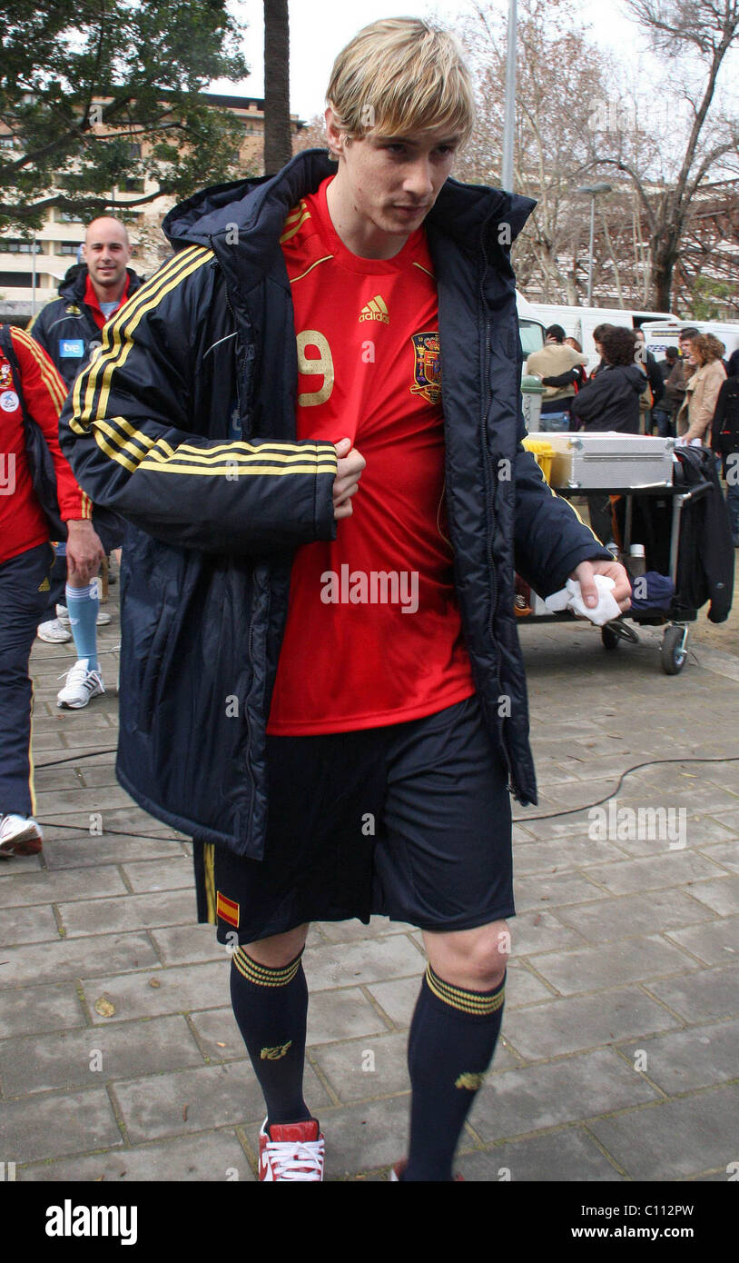 Fernando Torres members of the Spanish football team film an advert for ...