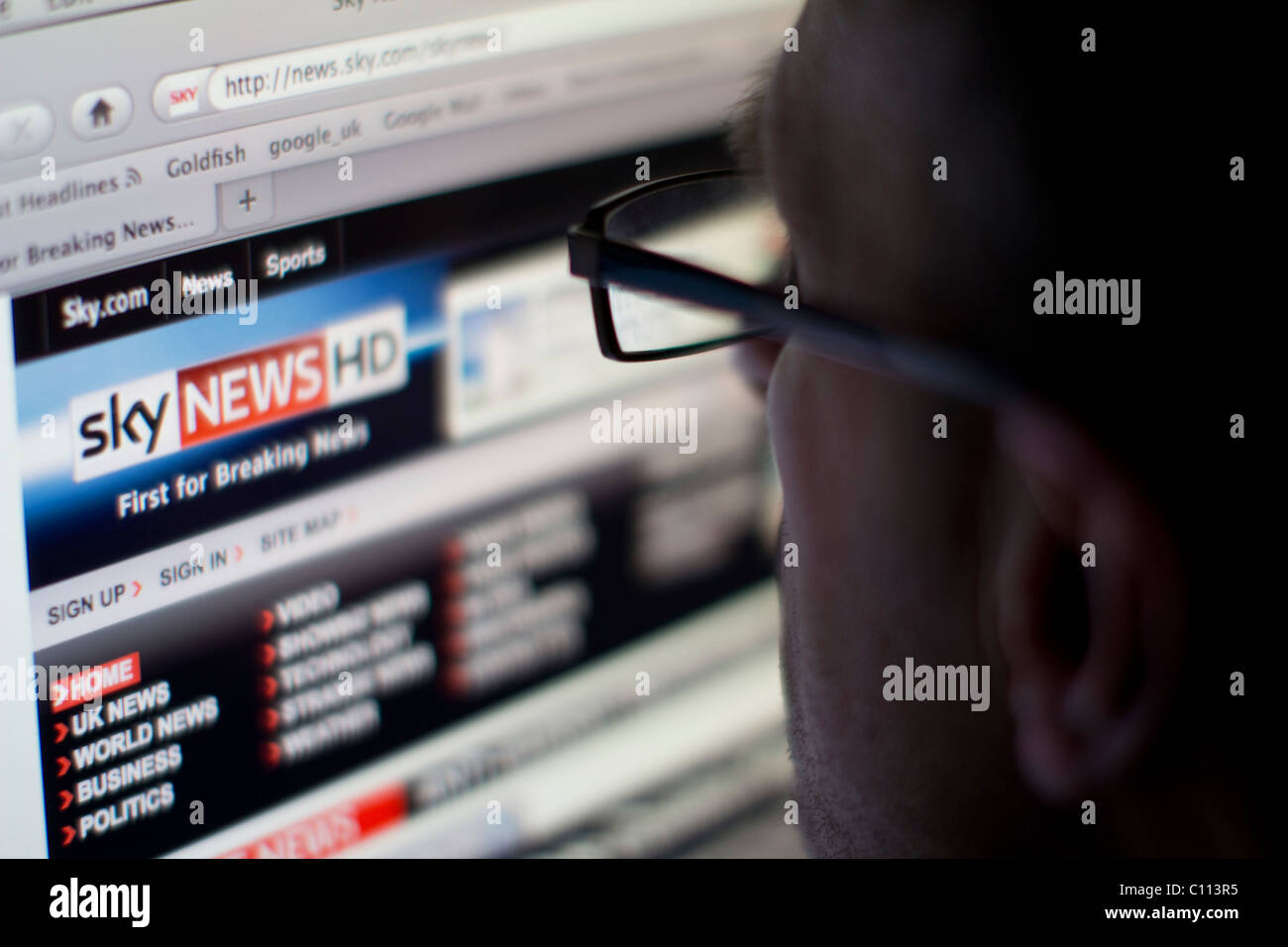 News web site hi-res stock photography and images - Alamy