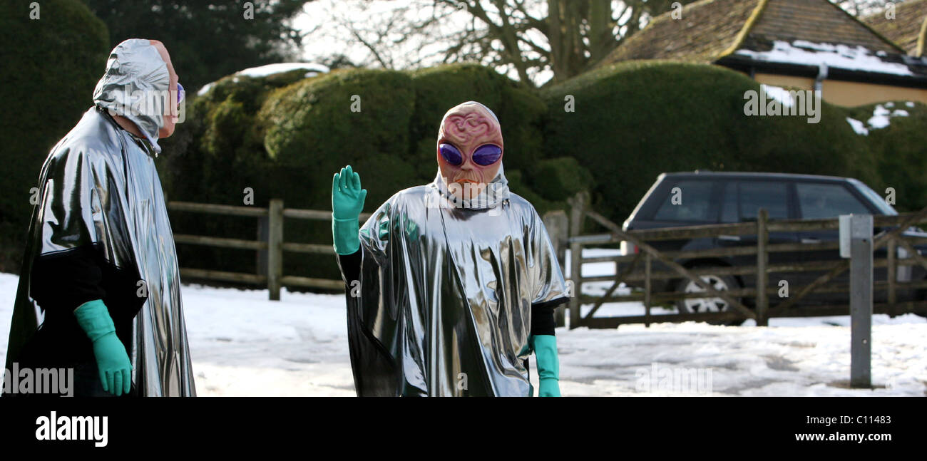 ROBBIE'S ALIEN INVASION Stargazing Robbie Williams has a close ...
