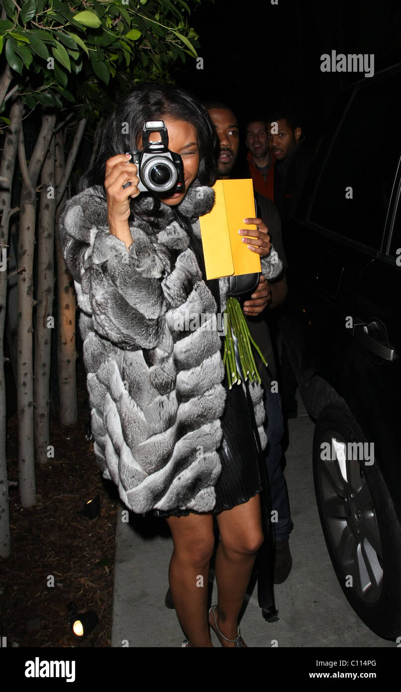 Birthday Girl Brandy Norwood aka Brandy leaves Nobu Berkeley restaurant ...