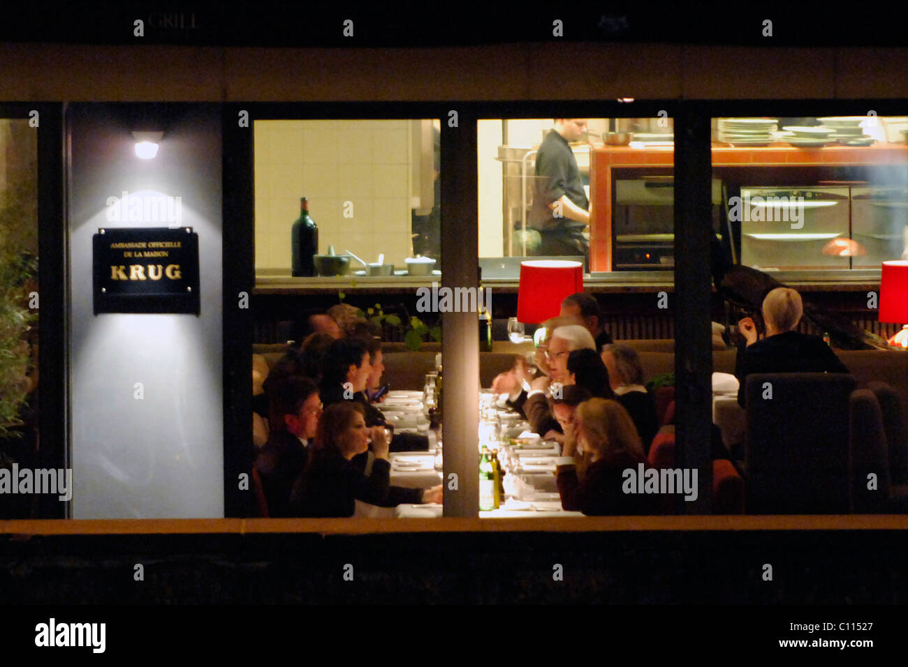 Steve Martin, Jean Reno and guests have dinner at Grill Royal ...