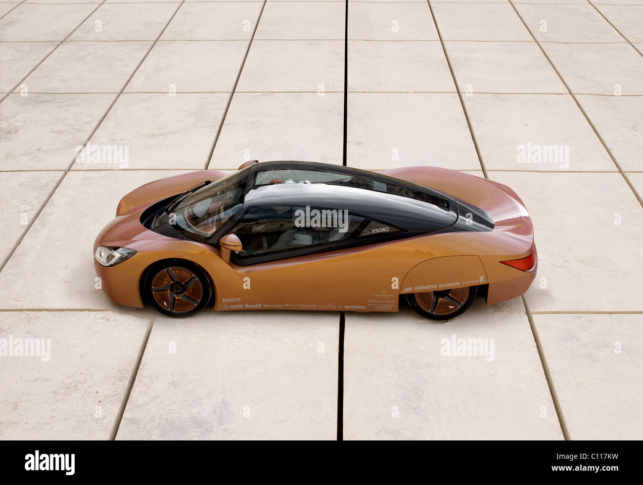 THE WORLD'S FIRST TRANSFORMERS CAR They say two's company and three's a ...