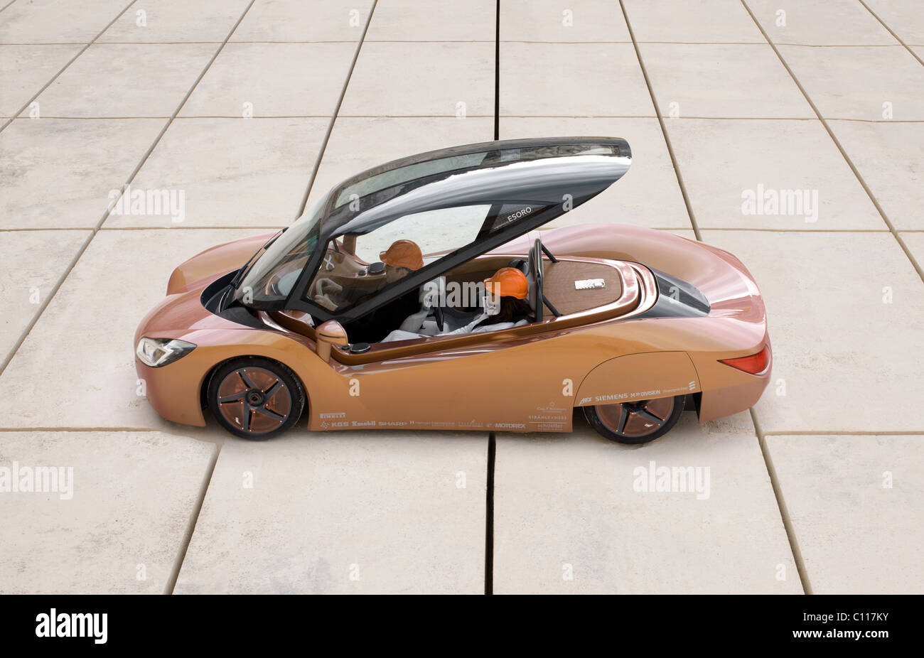 THE WORLD'S FIRST TRANSFORMERS CAR They say two's company and three's a ...