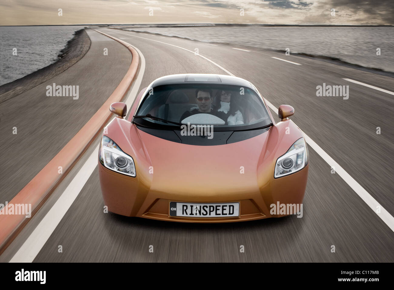 THE WORLD'S FIRST TRANSFORMERS CAR They say two's company and three's a ...