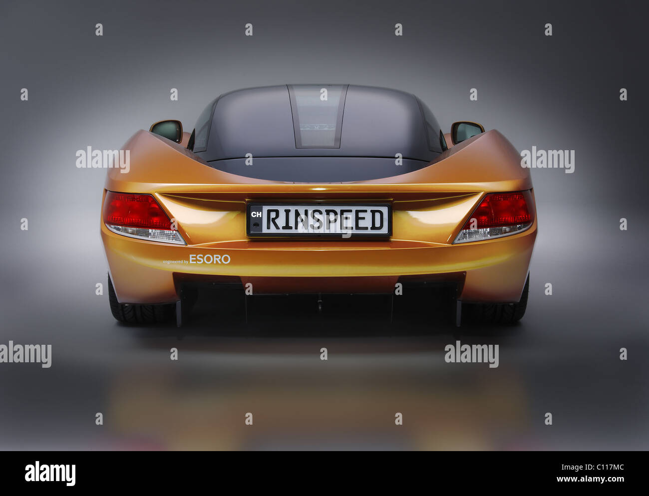 THE WORLD'S FIRST TRANSFORMERS CAR They say two's company and three's a ...